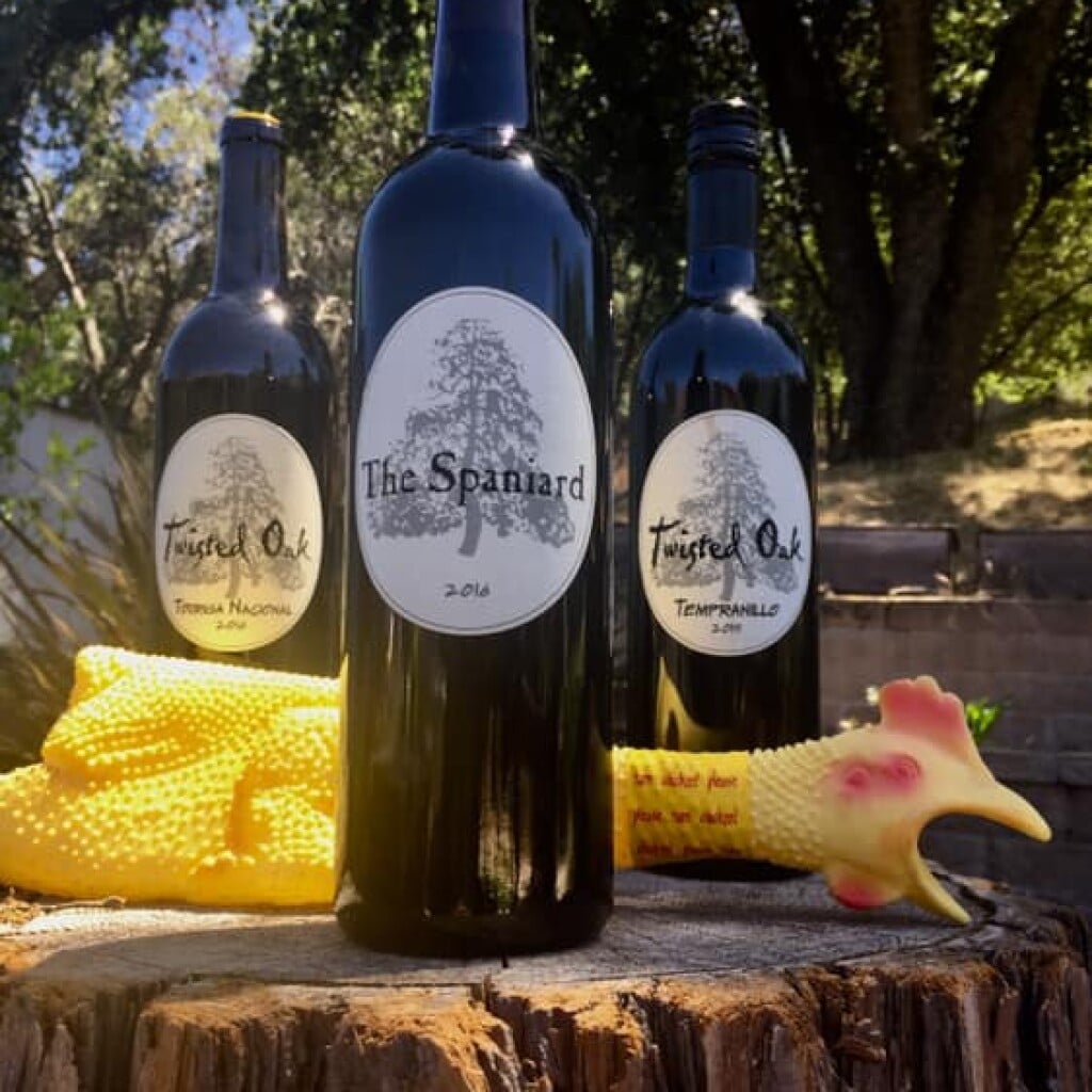 Twisted Oak Winery Tour & Tasting in Cozy Cottage | Winetourism.com
