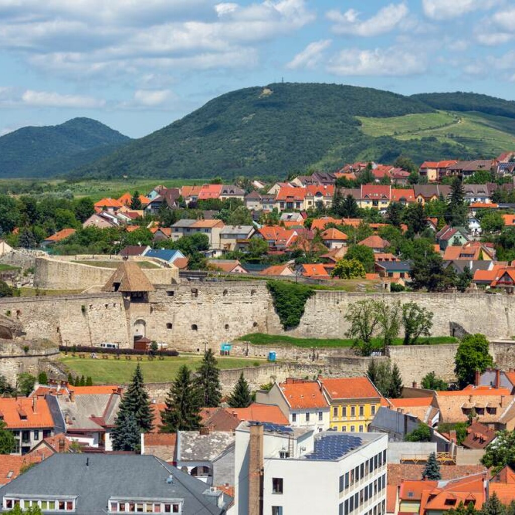 Eger Wine Region 2026: Baroque Wines & Culture | WineTourism.com
