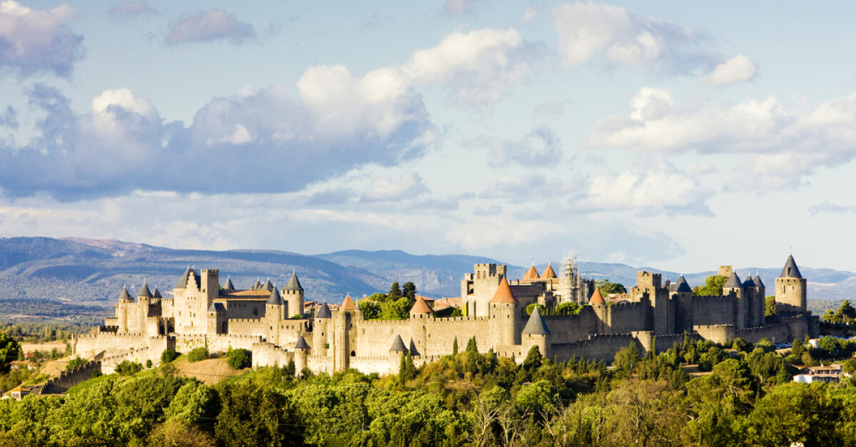 Saint-Chinian Wines & Terroir Guide 2026 | WineTourism.com