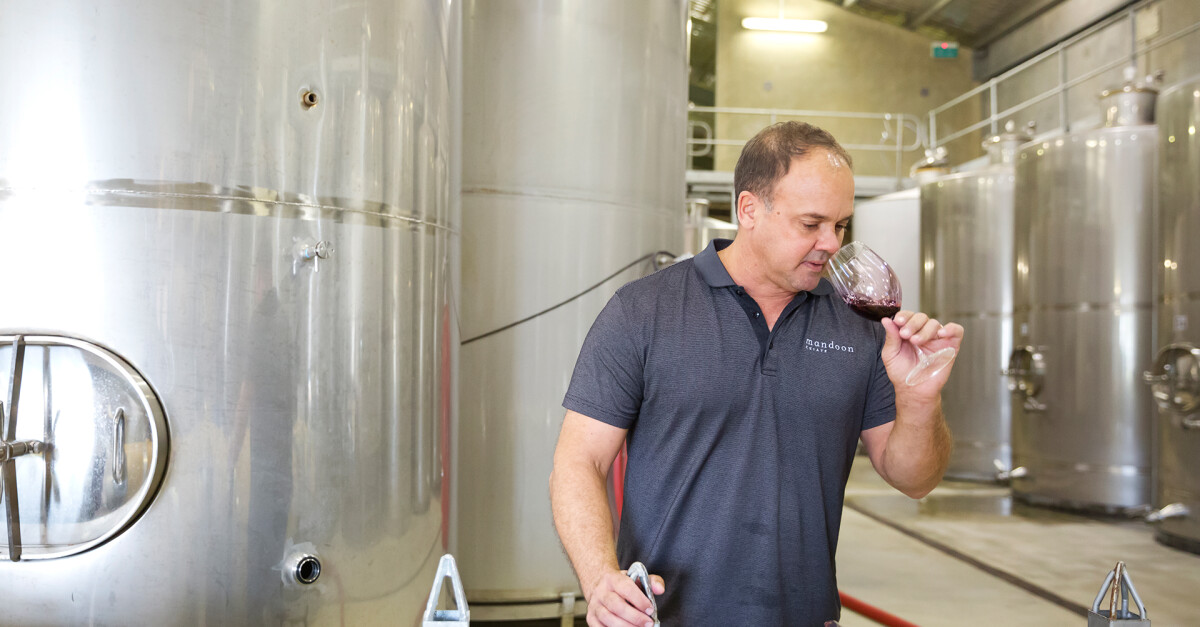 Mandoon Estate Wine Tour & Tasting Experience | Winetourism.com