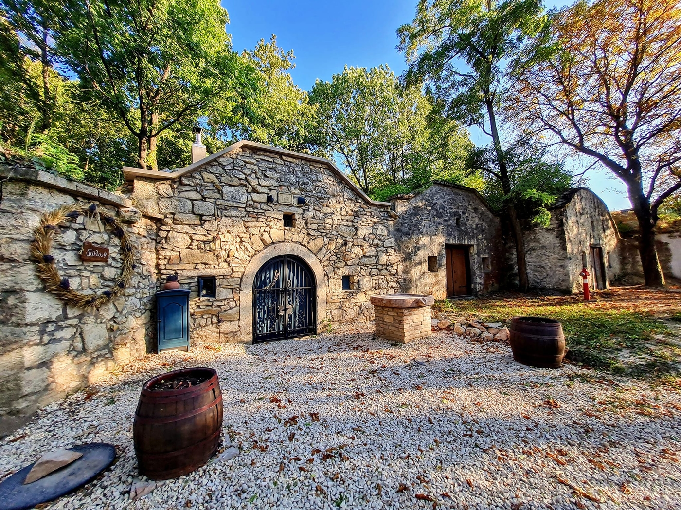 Countryside Wine Tasting - Guided Wine Tour in Budapest | WineTourism.com
