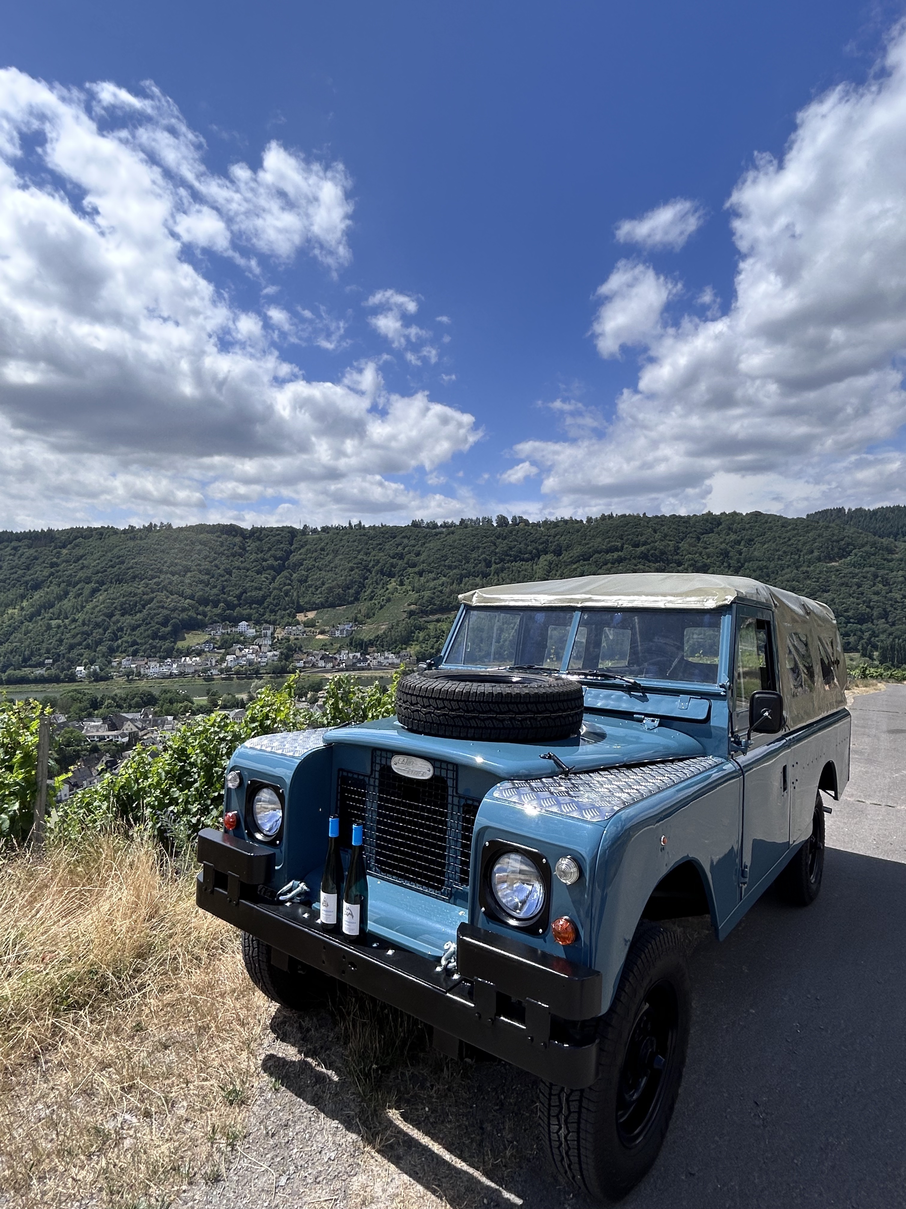 Wine Experience Tour with a Vintage Land Rover at Villa Huesgen in ...